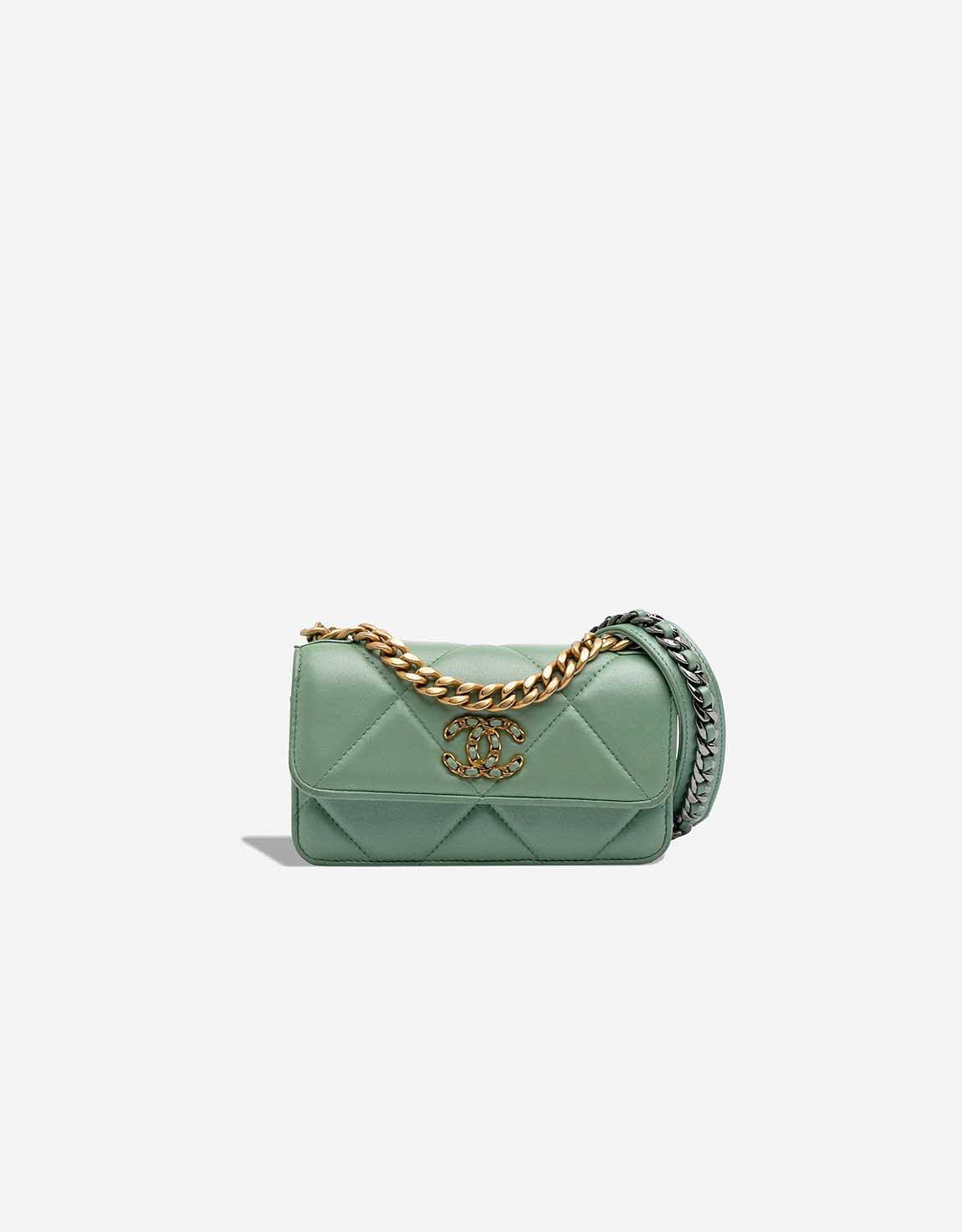 Chanel 19 Wallet On Chain Lamb Green | SACLÀB