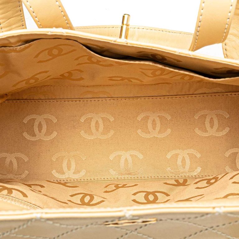 Chanel Shoulder Bag Medium Calf Cream | SACLÀB